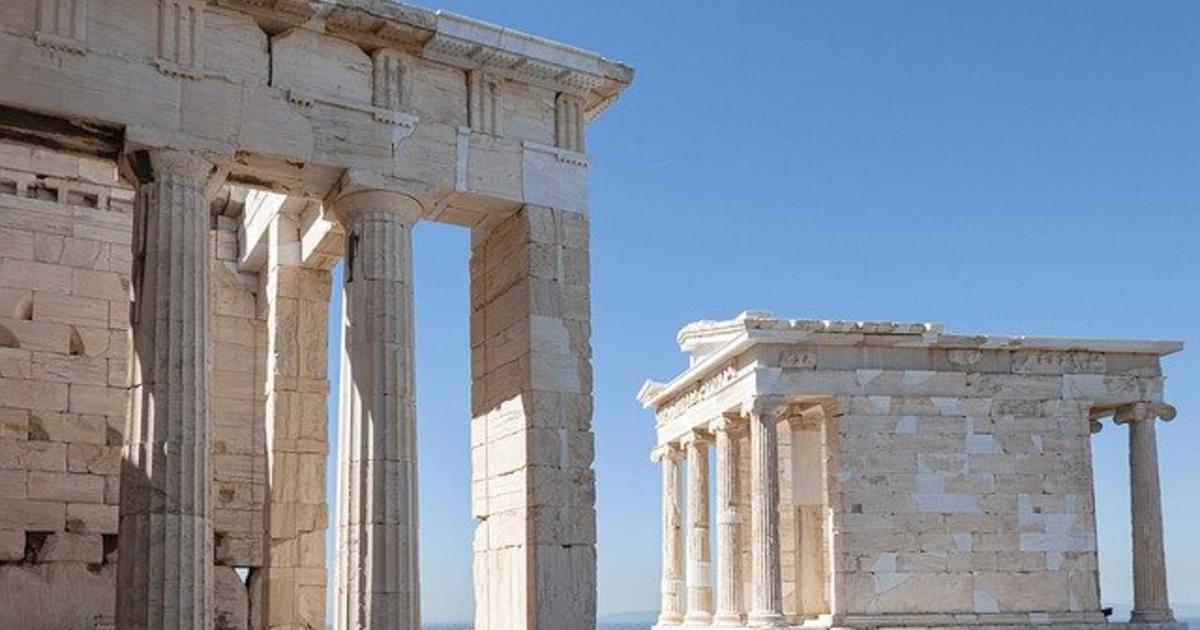 Greek Aisles | Columbia Magazine